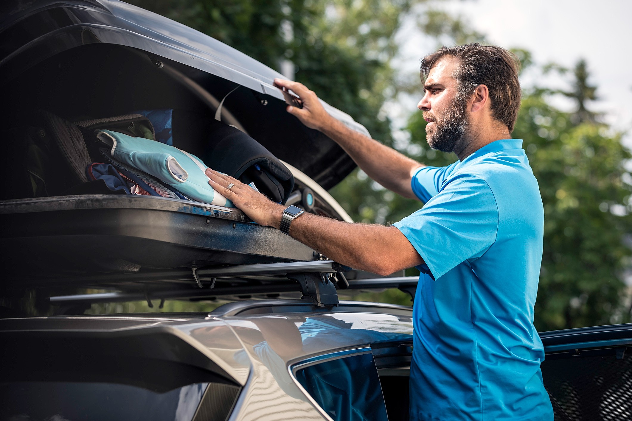 Quais as vantagens de contar com um bagageiro de teto para carros ...